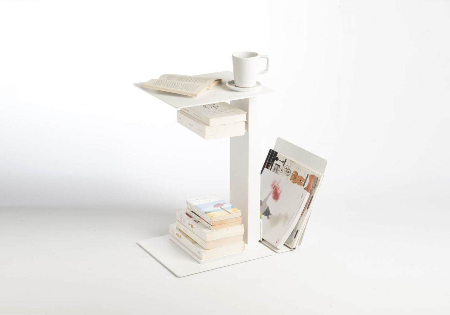 Buy Side table - White - Magazines