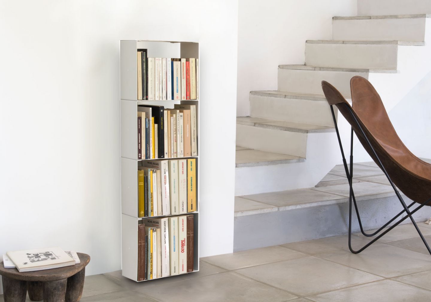 Witte design boekenkast 30 cm - metaal - 4 niveaus