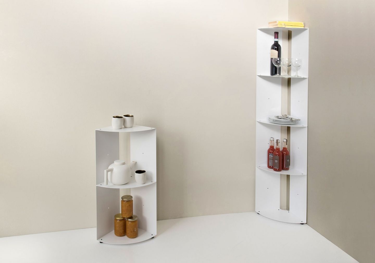 Hoek wandplank voor de keuken DANgolo van metaal - 25 x 25 x 70 cm